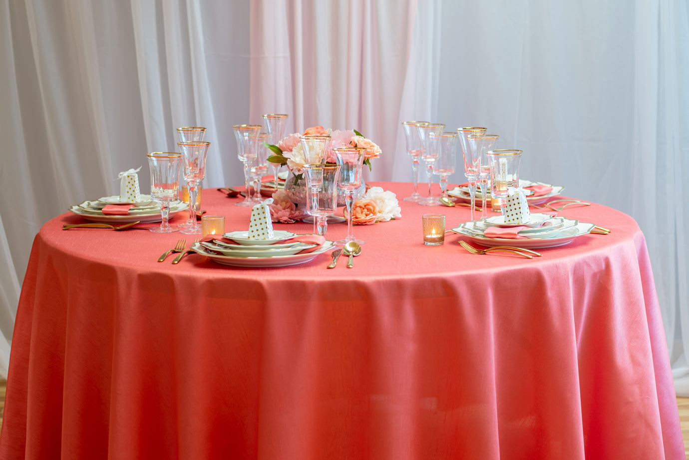 132 in. Round Shantung Silk Tablecloth (7 Colors) – LinenTablecloth